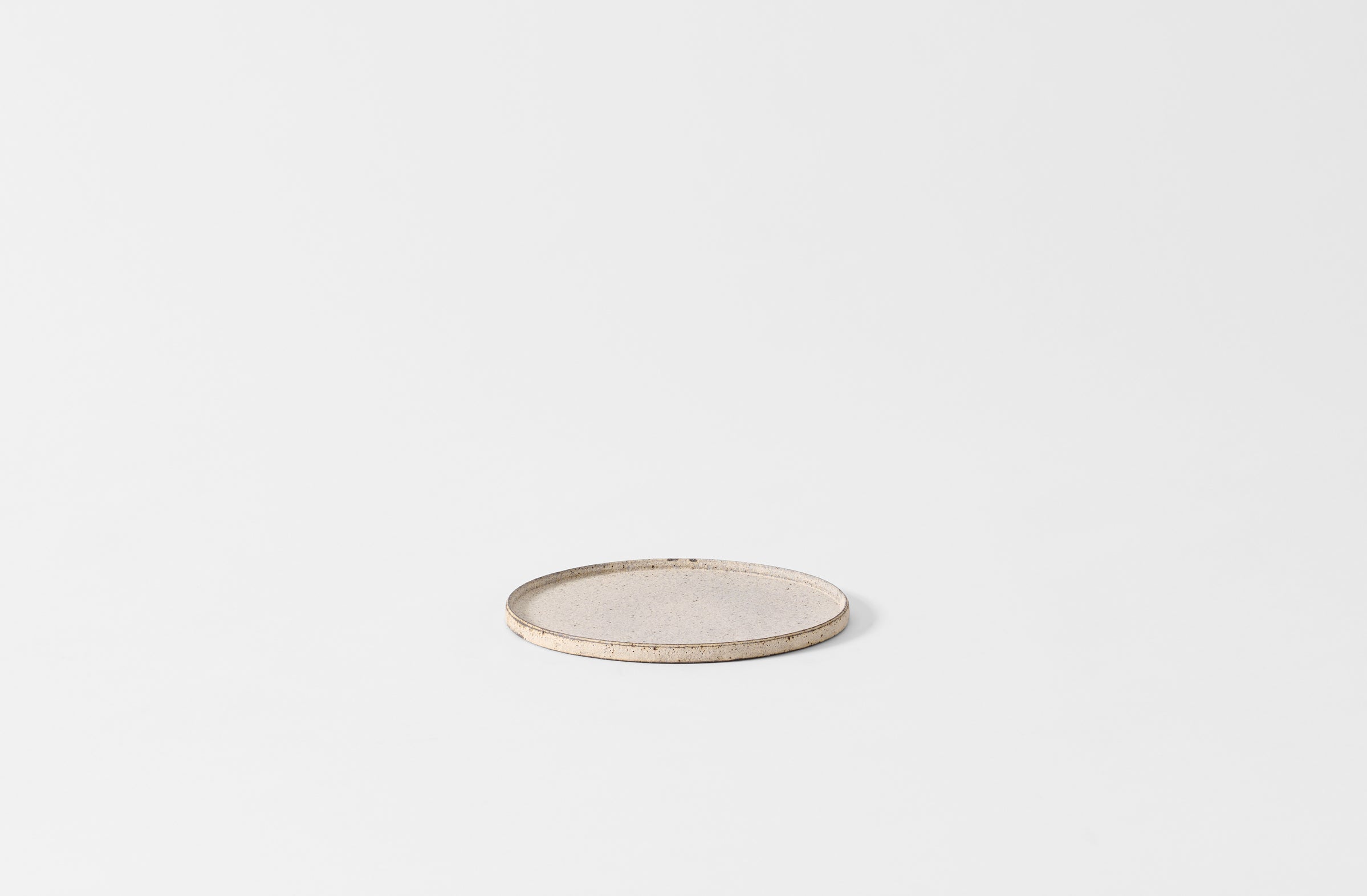 Takashi Endo White Plate – MARCH