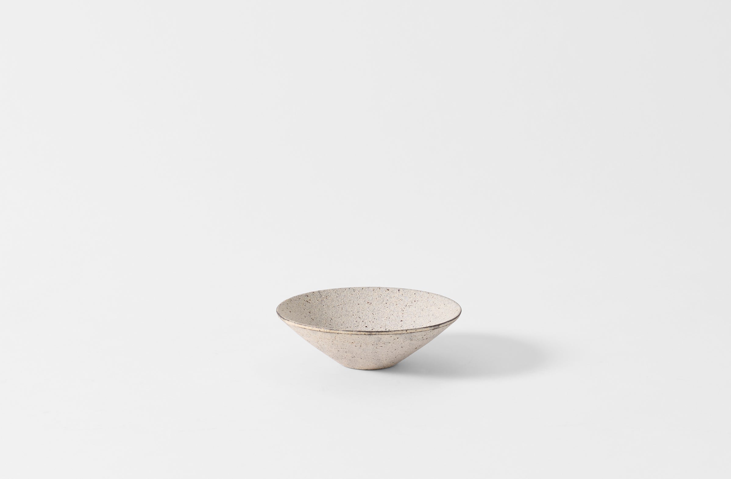 Takashi Endo White Small Shallow Bowl – MARCH