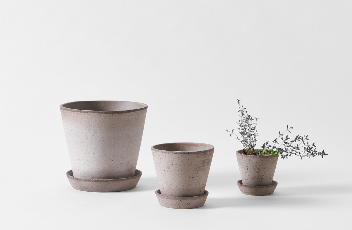 Small Grey Herb Pot and Saucer – MARCH
